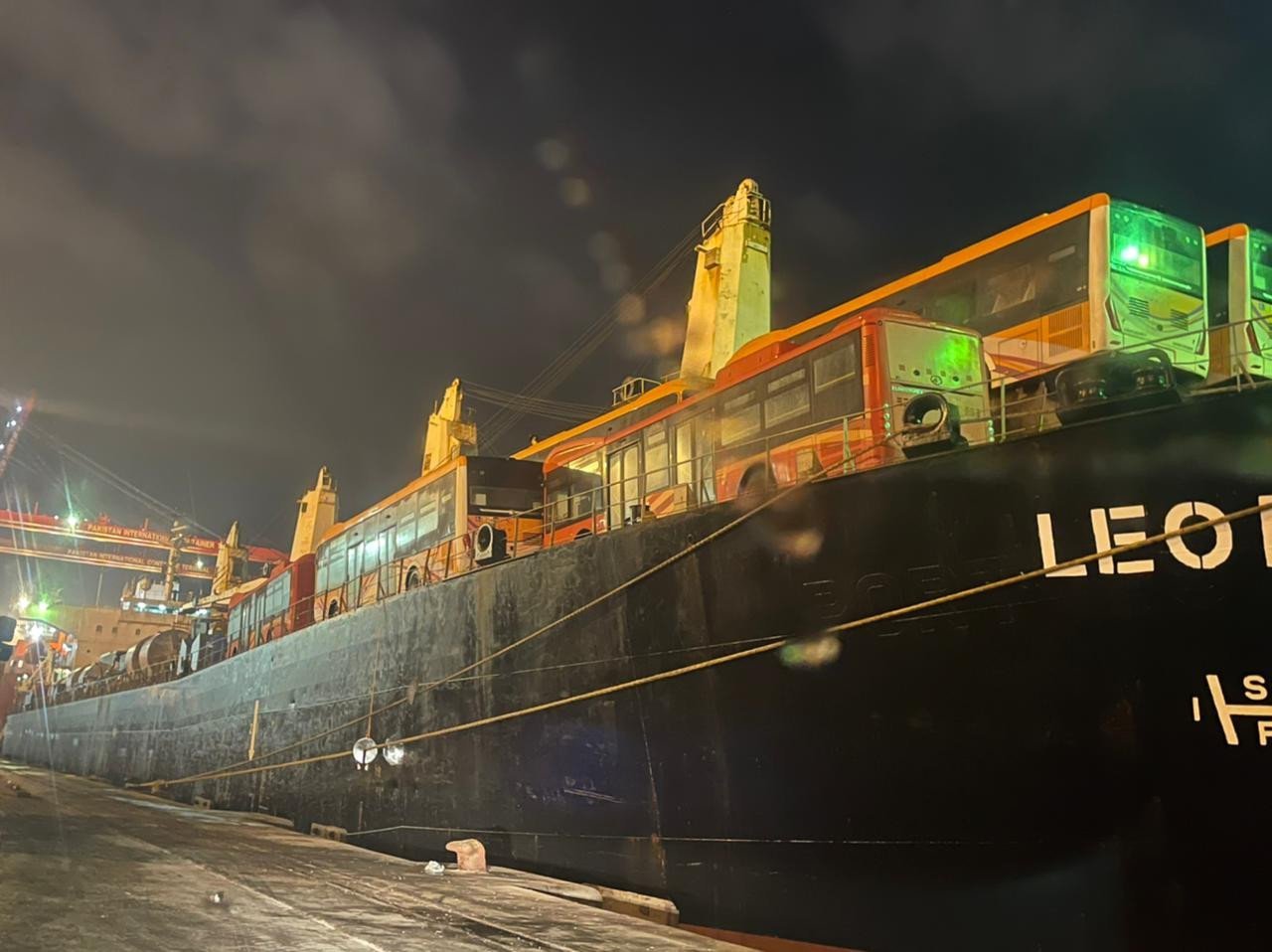 49 buses for Orange Line BRT arrive at Karachi port - Pakistan ...